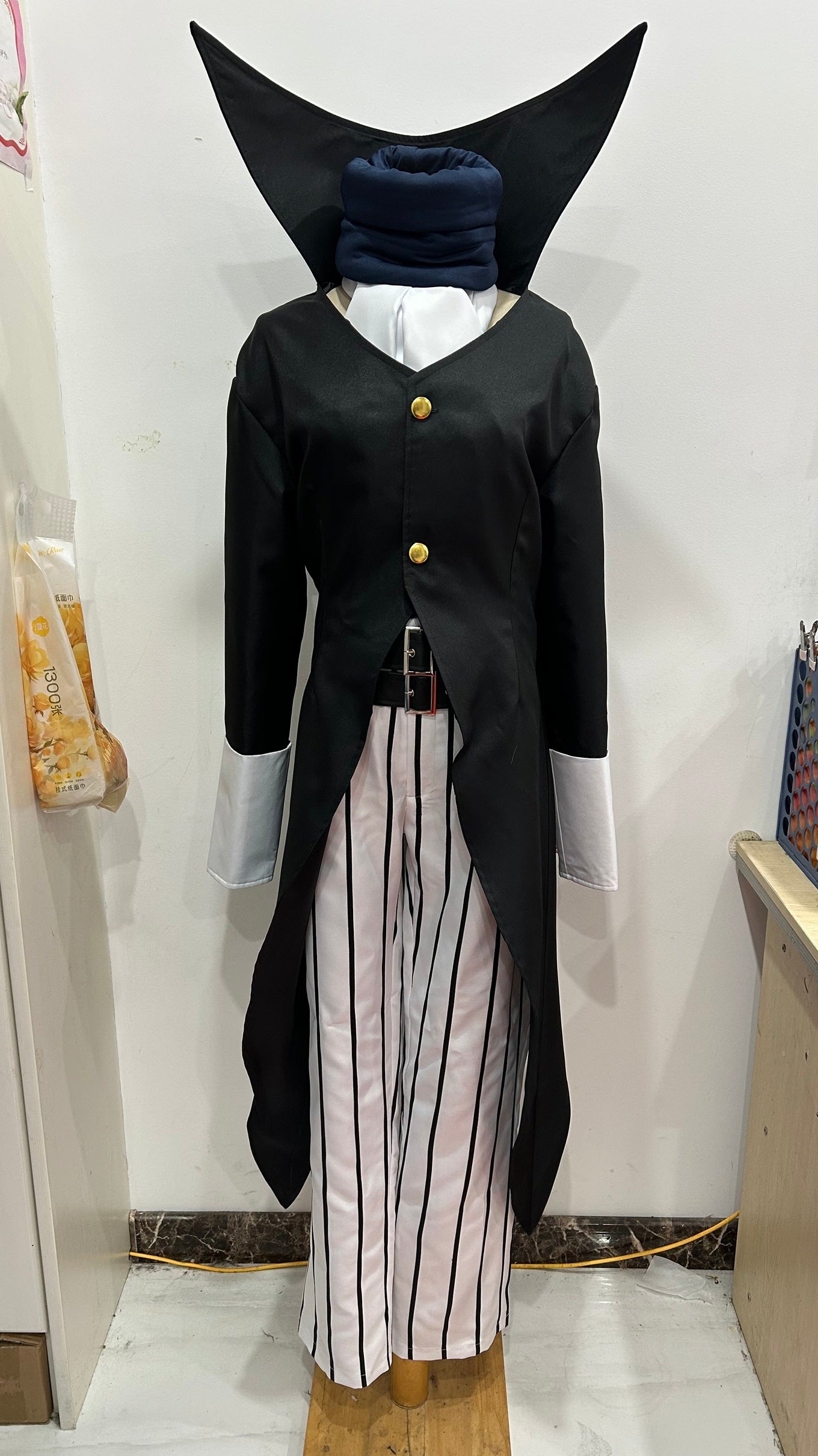 Gentle Criminal Costume Cosplay for Sale – CosplaySparks