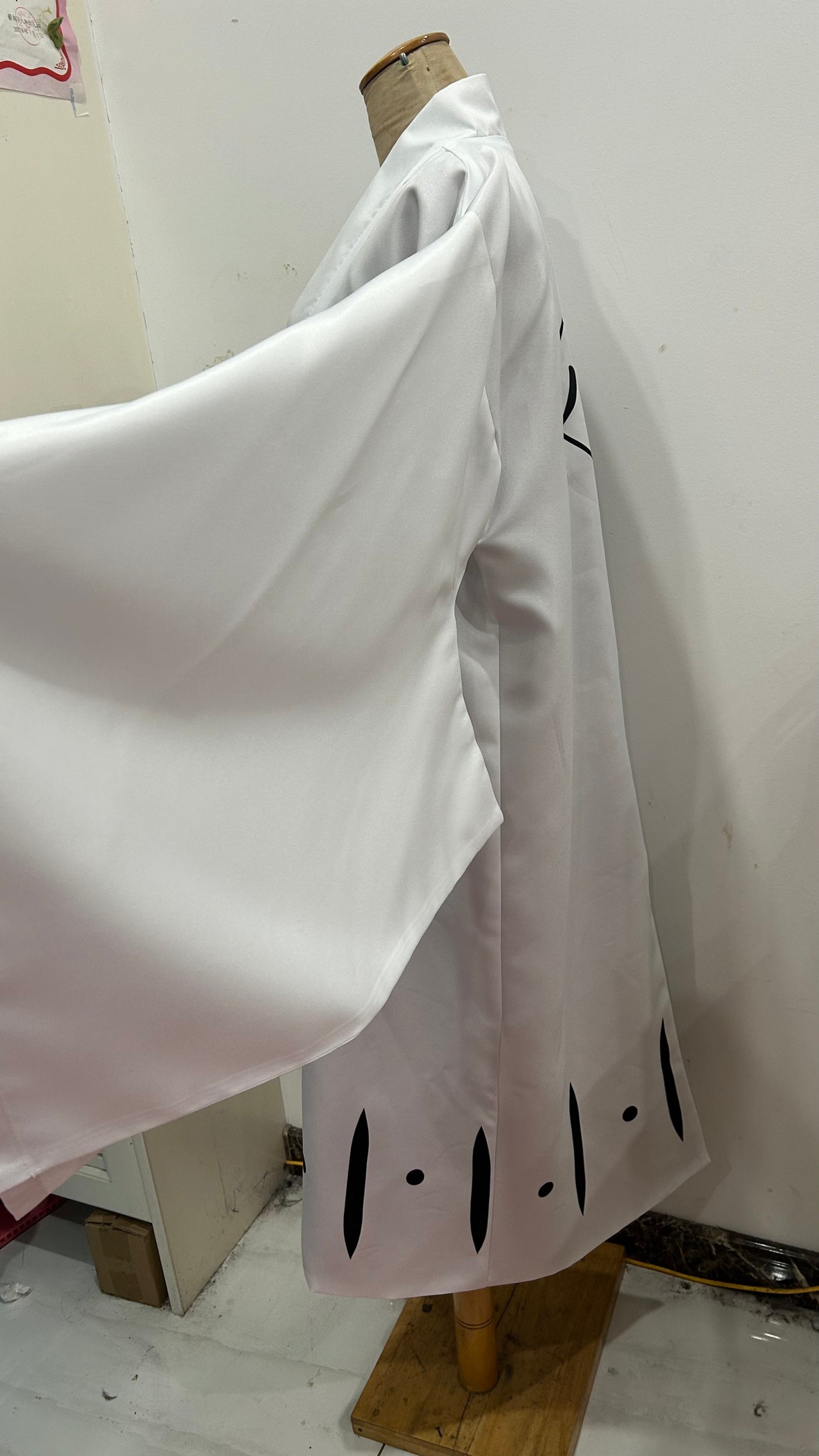 Shunsui Kyoraku Squad 8 Captain Coat for Sale – CosplaySparks