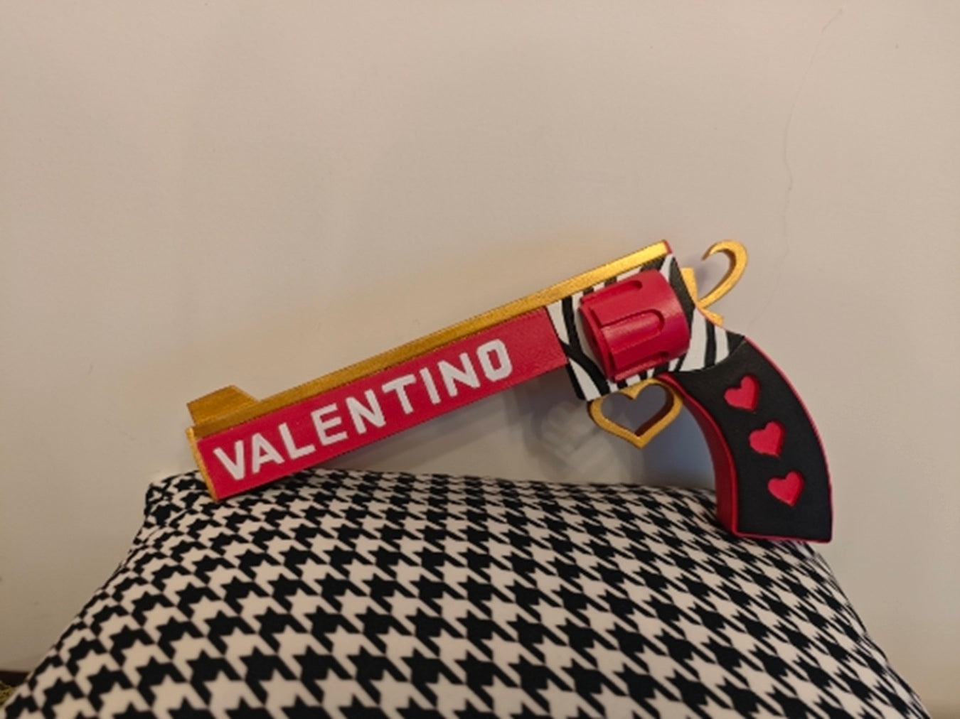 Valentino Moneyshot Cosplay for Sale – CosplaySparks